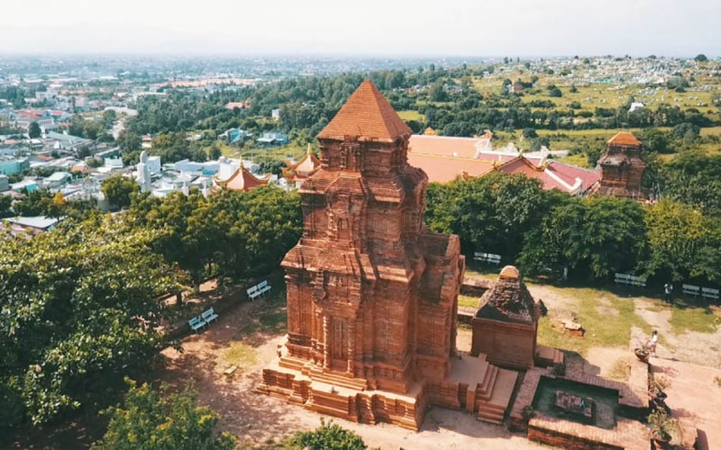 Vẻ đẹp Xưa Của Tháp Poshanu | Tour Phan Thiết Mũi Né