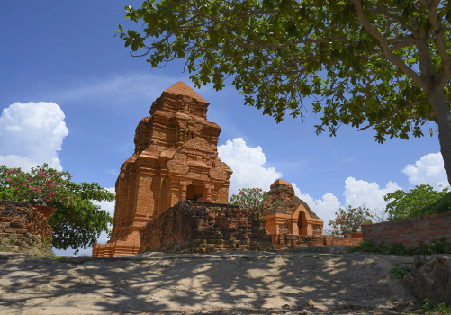 Vẻ đẹp Xưa Của Tháp Poshanu | Tour Phan Thiết Mũi Né